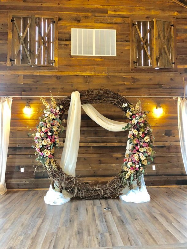 Where to Find Beautiful Wedding Arches for Rent
