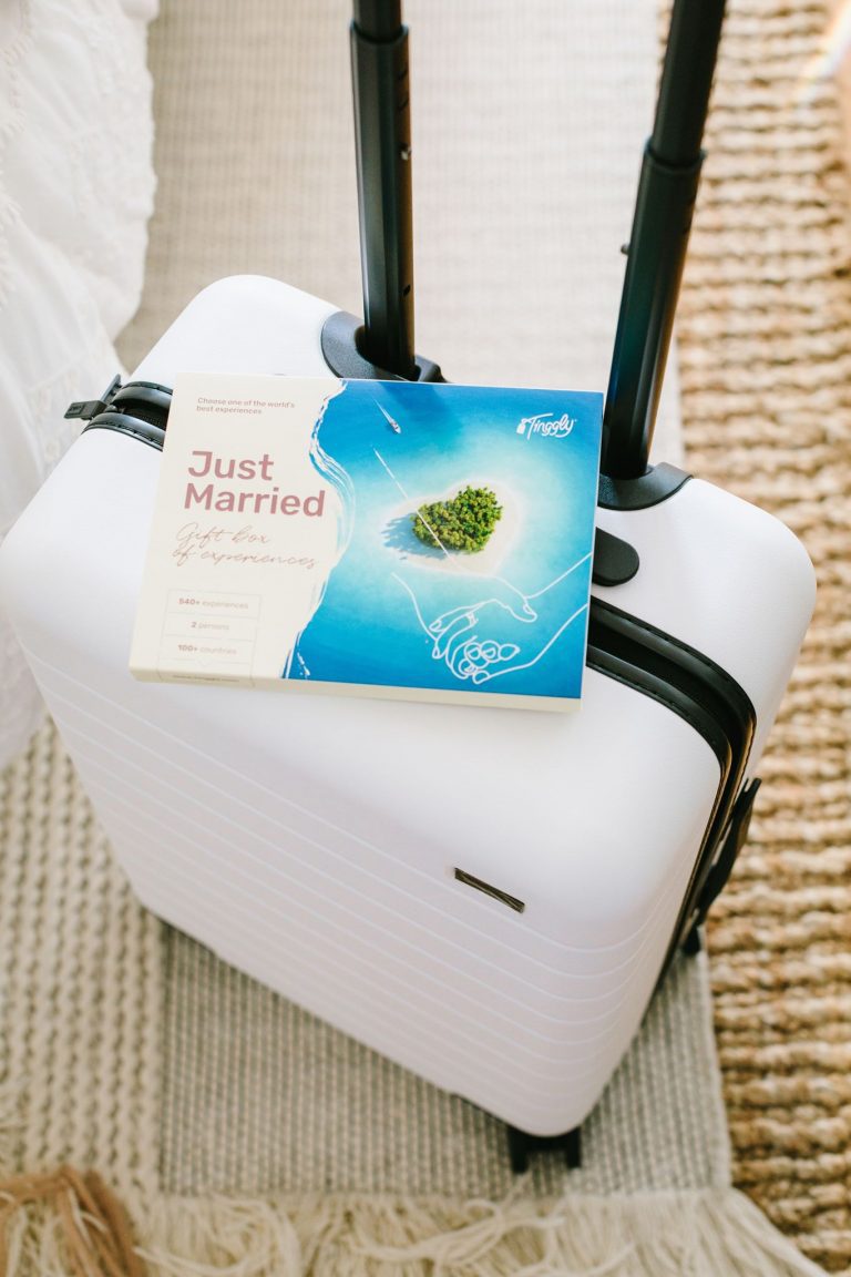 10 Wedding Gift Ideas for a Wealthy Couple That Has it All