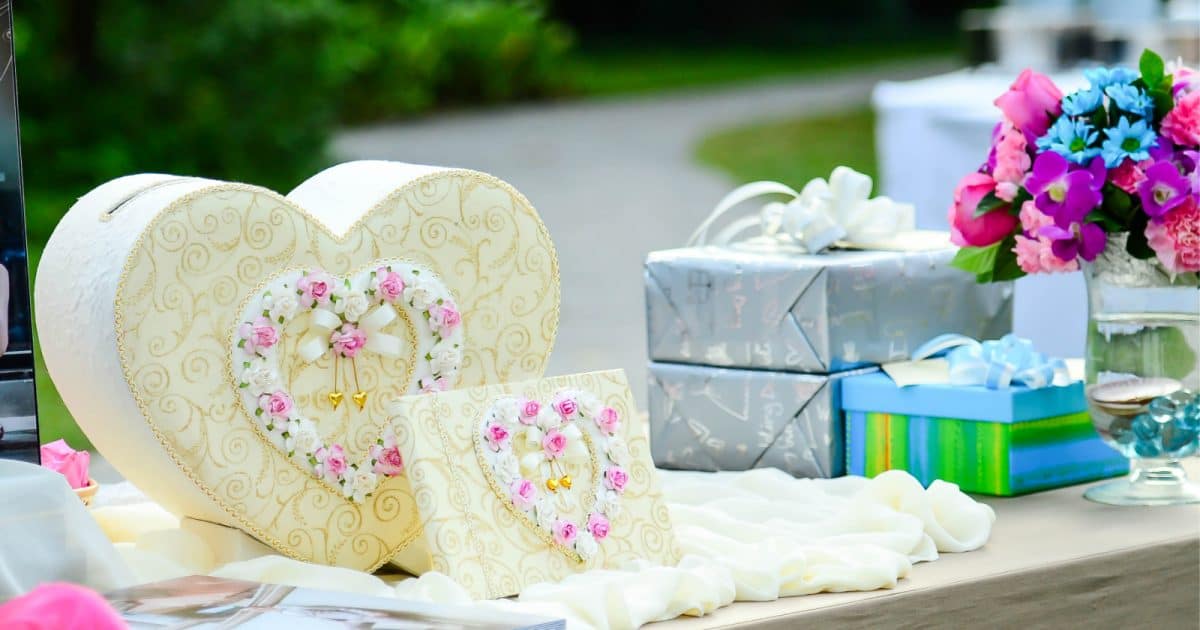 10 Outstanding Wedding Gift Ideas For Couples Already Living Together