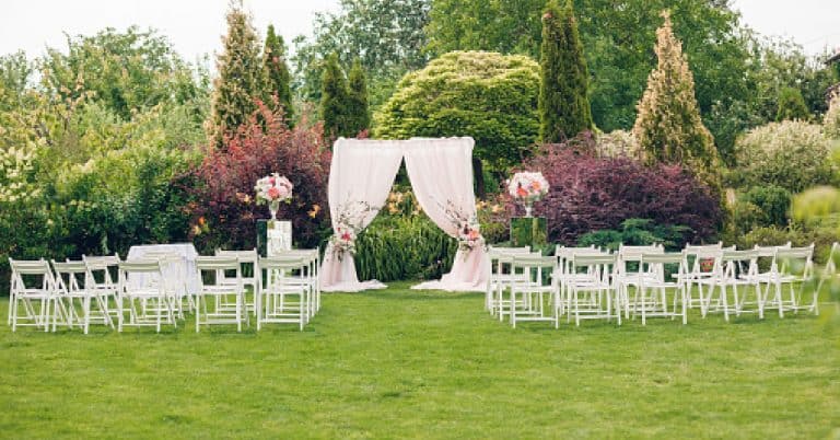 Can You Get By With No Wedding Arch? Check Out These Alternatives!