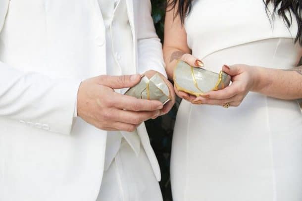 10 Amazingly Sentimental and Touching Wedding Gifts to Give the Happy ...