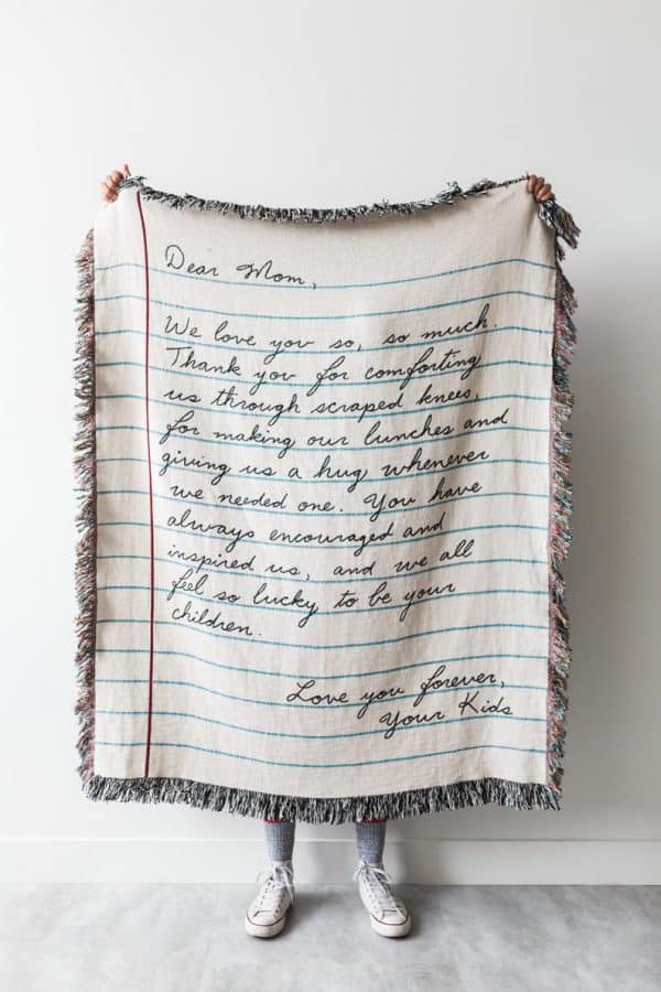 10 Amazingly Sentimental and Touching Wedding Gifts to Give the Happy ...