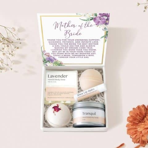 Luxury Mother of the Bride Gifts That Will Touch Her Heart