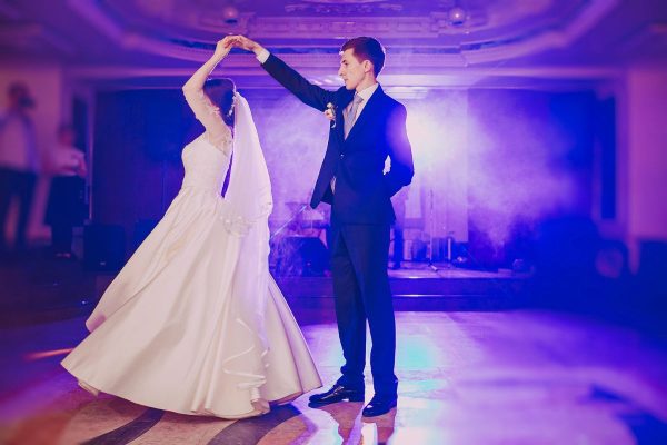 150 Best Last Dance Wedding Songs To End The Night