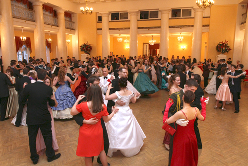 Ultimate Celebration: 65 Dance Songs for Weddings to Keep the Party Alive!