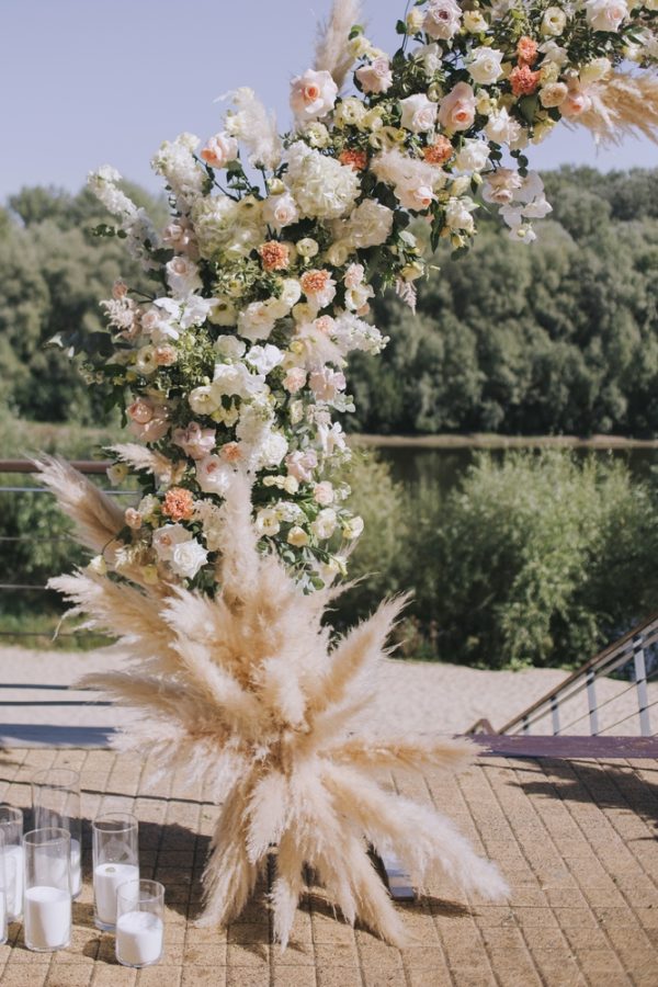 25 Of The Best Rustic Wedding Arch Ideas and Themes