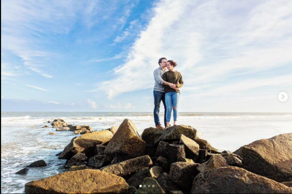 25 Beach Engagement Photo Ideas: Inspirations for The Perfect Proposal