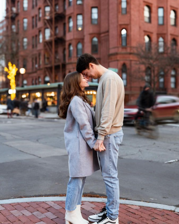 25 Romantic Engagement Photo Ideas Everybody Will Love