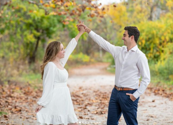 25 Romantic Engagement Photo Ideas Everybody Will Love