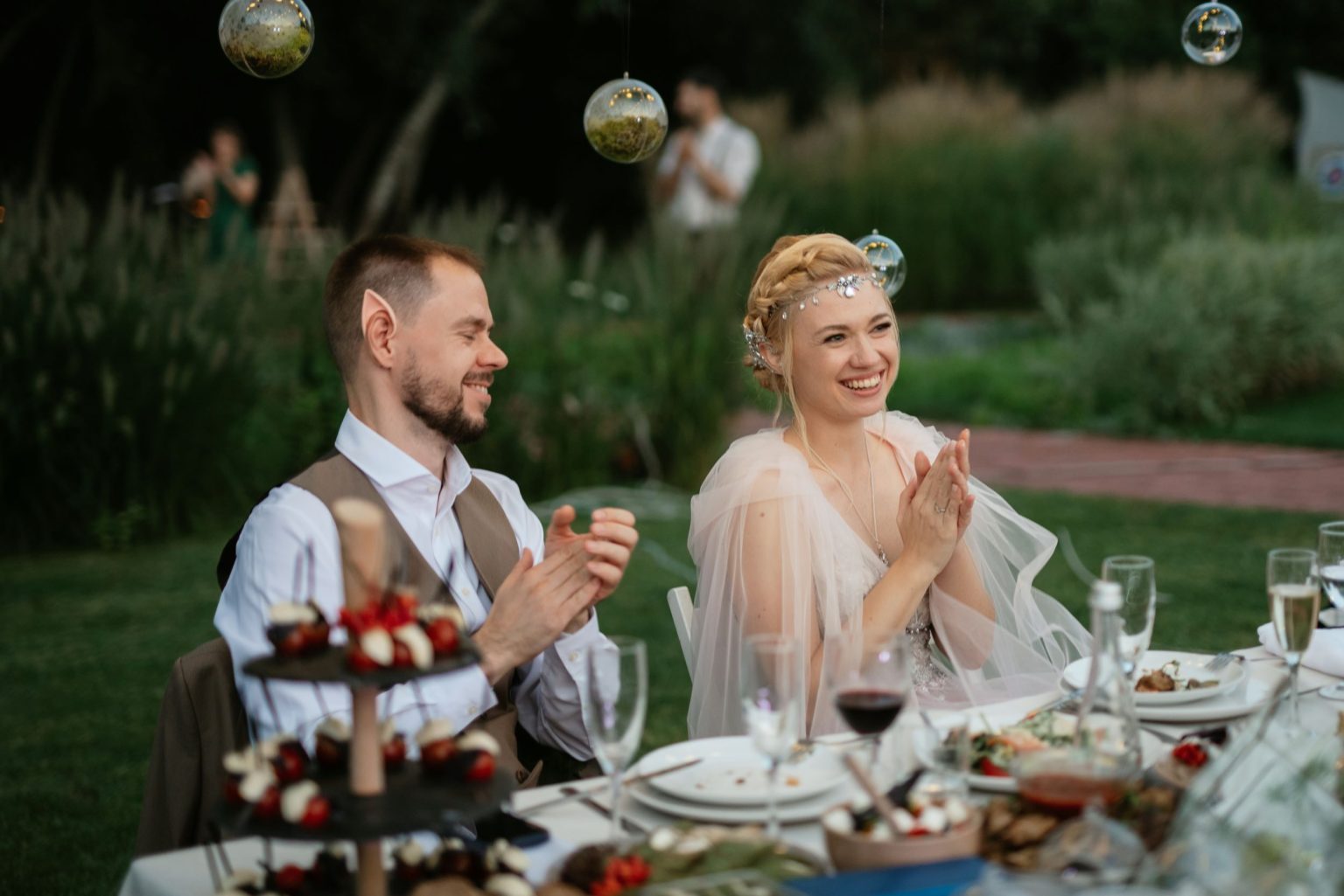 16 Magical Small Backyard Wedding Ideas For an Intimate Celebration