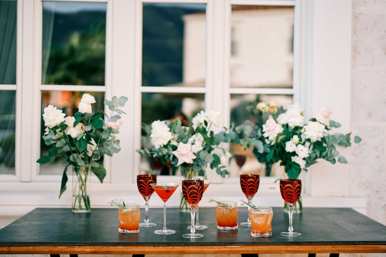 16 Magical Small Backyard Wedding Ideas For an Intimate Celebration