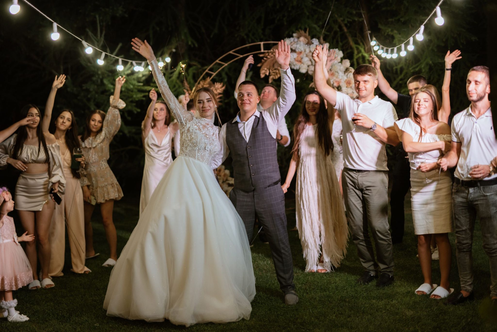 15+ Best Wedding Party Entrance Ideas