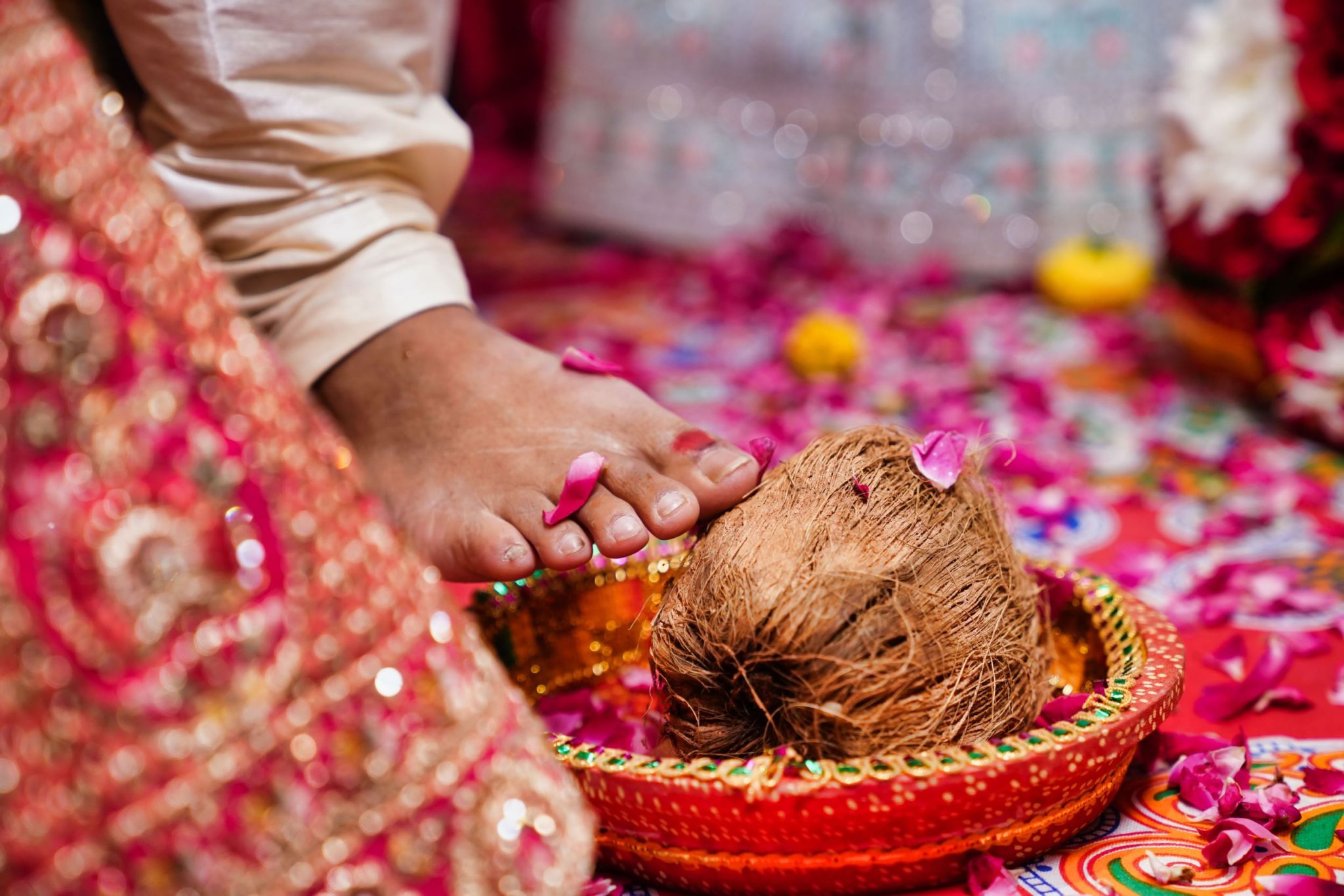 What to Wear to a Sikh Wedding: A Guide to Traditional Attire and Etiquette