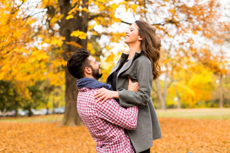 25 Unique Engagement Photo Ideas: A Guide to Capturing Your Love
