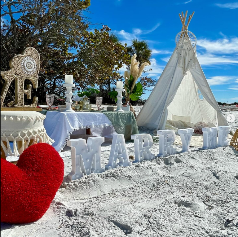 Beach Marriage Proposal Ideas: 10 Most Romantic Ways to Pop the ...