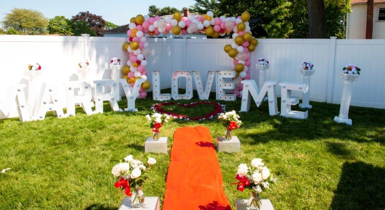 Marriage Proposal Ideas with Family: 10 Creative & Heartwarming Ways to ...