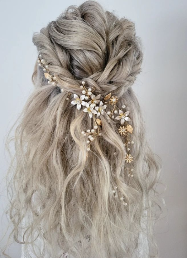30+ Gorgeous Bohemian and Rustic Wedding Hairstyles Inspiration For Your Special Day