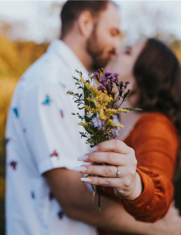 33 Perfect Fall Engagement Photo Inspiration Ideas You'll Love