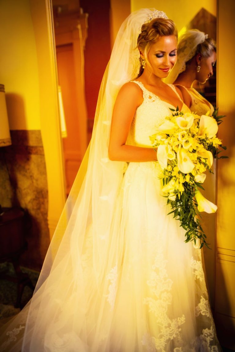25 Must-Have Wedding Day Photos to Capture Every Moment