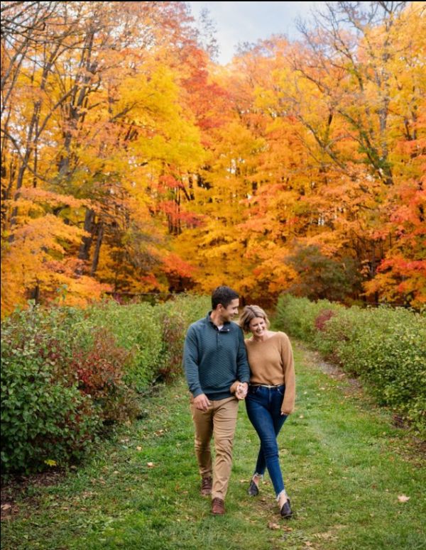 33 Perfect Fall Engagement Photo Inspiration Ideas You'll Love