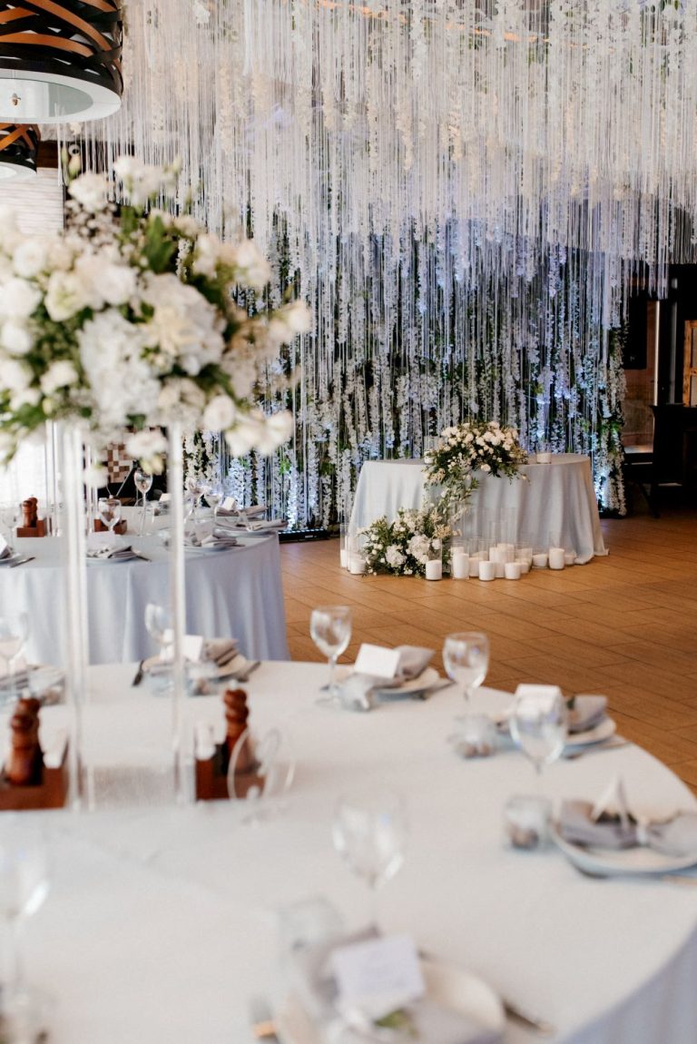50+ Beautiful Winter Wedding Decorations: Inspirations from Real Weddings